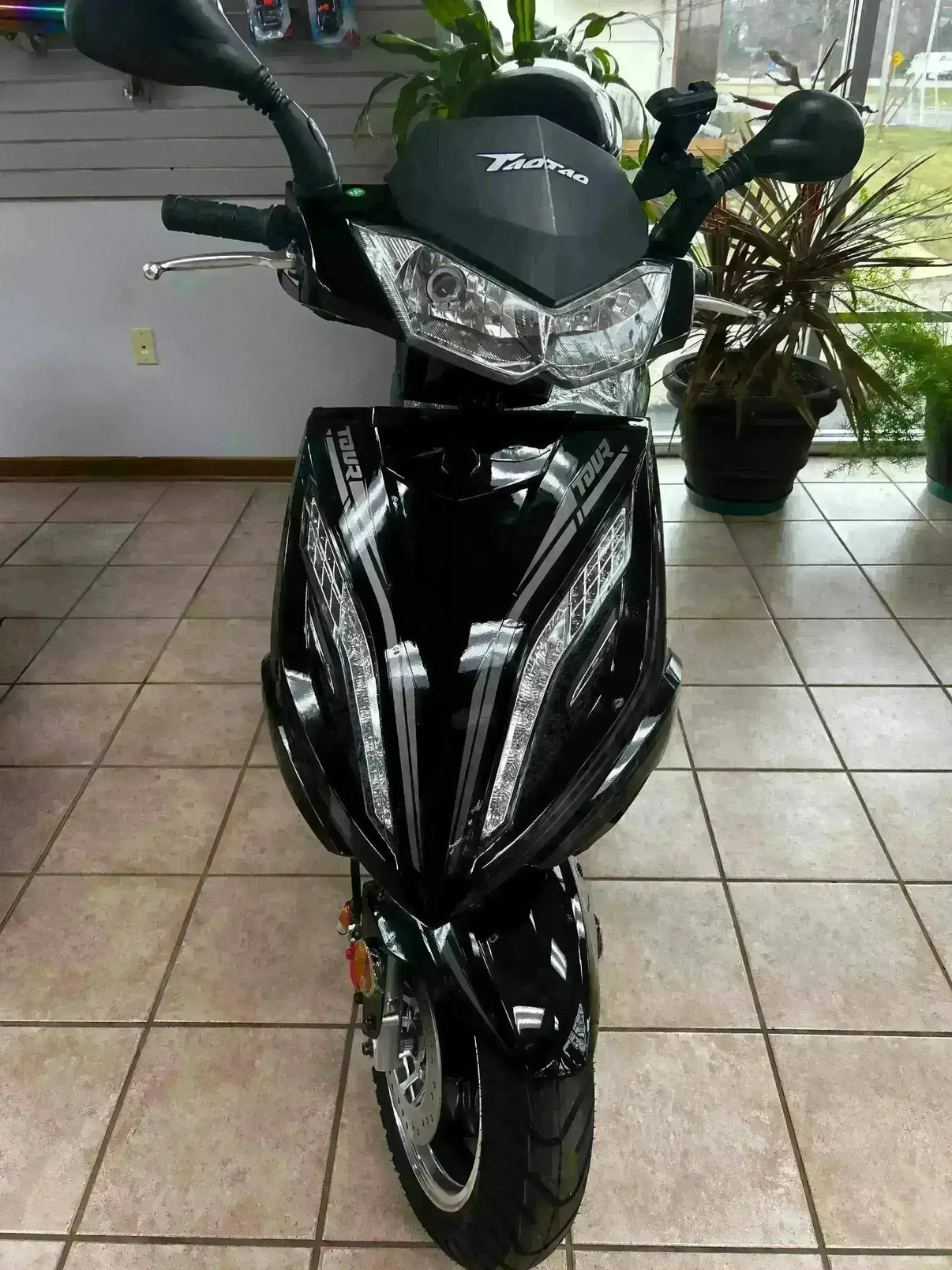 Road Legal Phoenix 150cc Scooters are affordable & Fuel efficient – Q9 ...