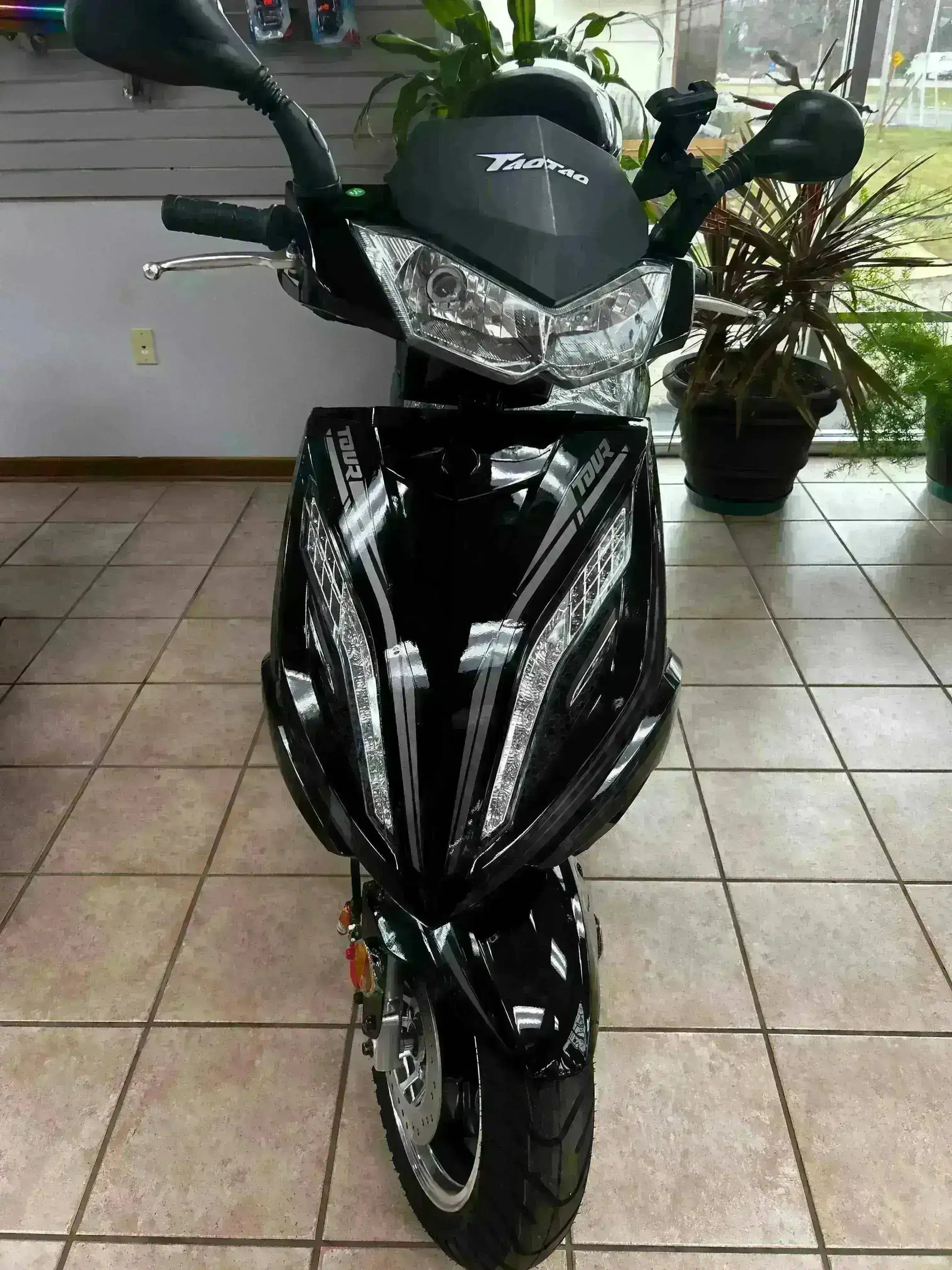 Road Legal Phoenix 150cc Scooters are affordable & Fuel efficient – Q9 ...