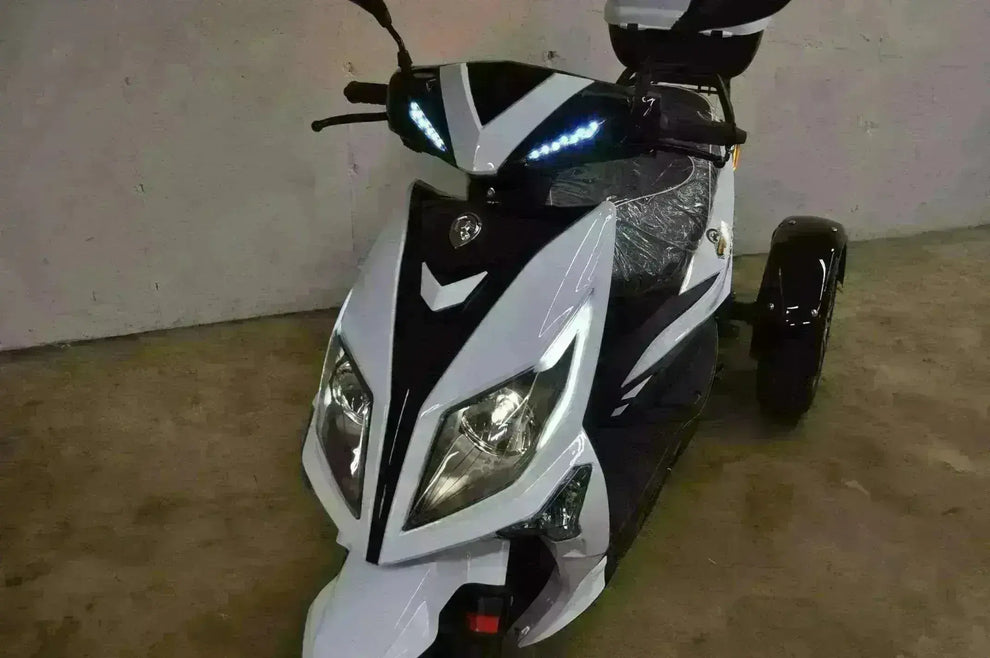 Road Legal Icebear Three wheeled Trike 50cc Scooters with delivery – Q9 ...