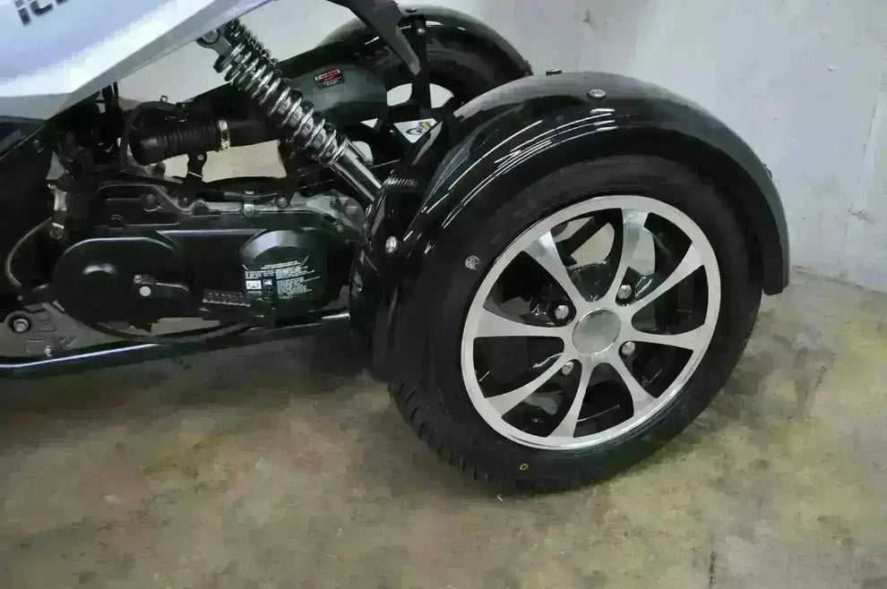Road Legal Icebear Three wheeled Trike 50cc Scooters with delivery – Q9 ...